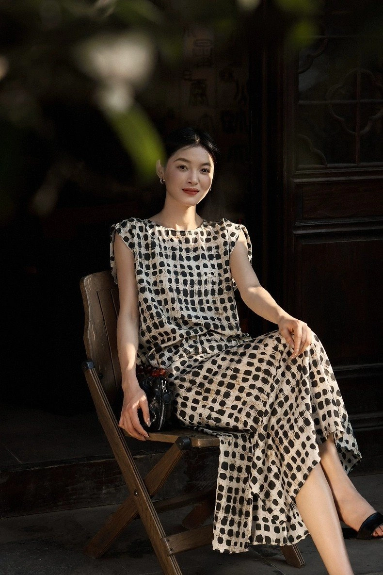 Accurate model Unclassified Brand Dress Suits