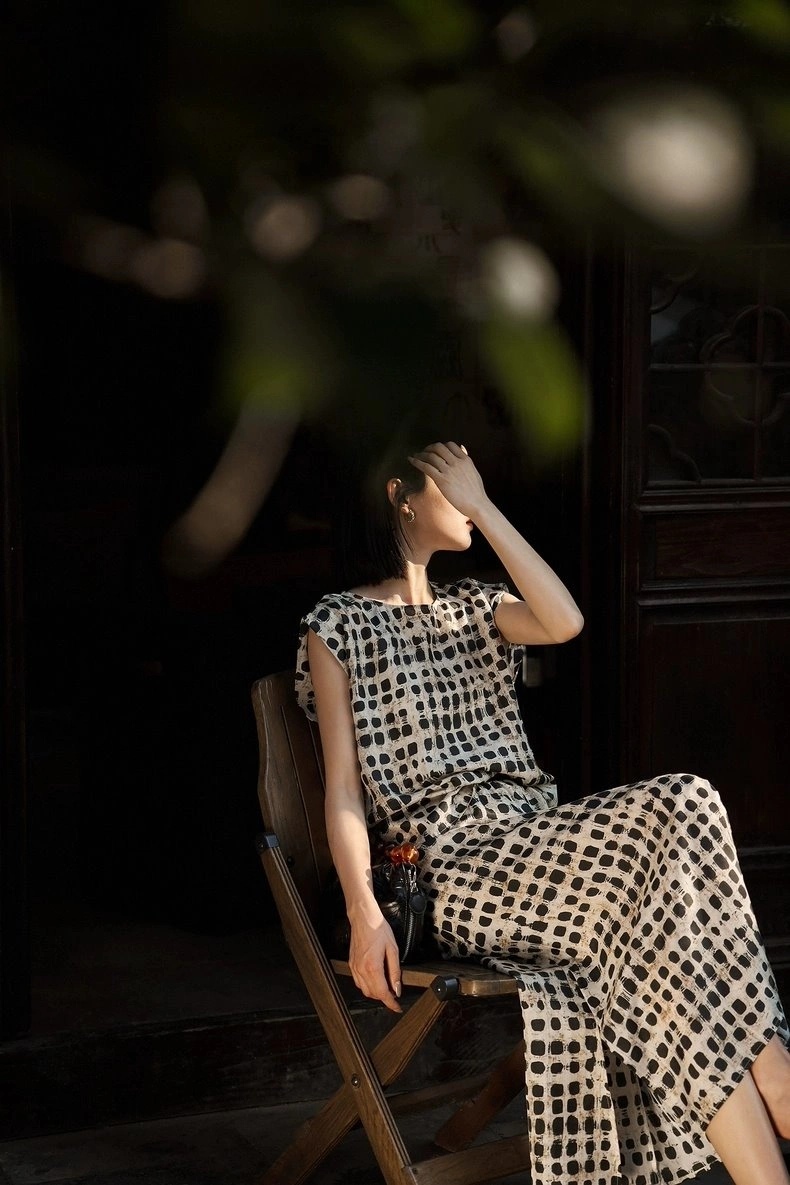 Accurate model Unclassified Brand Dress Suits