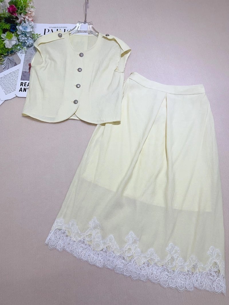 Cut-rate Unclassified Brand Dress Suits