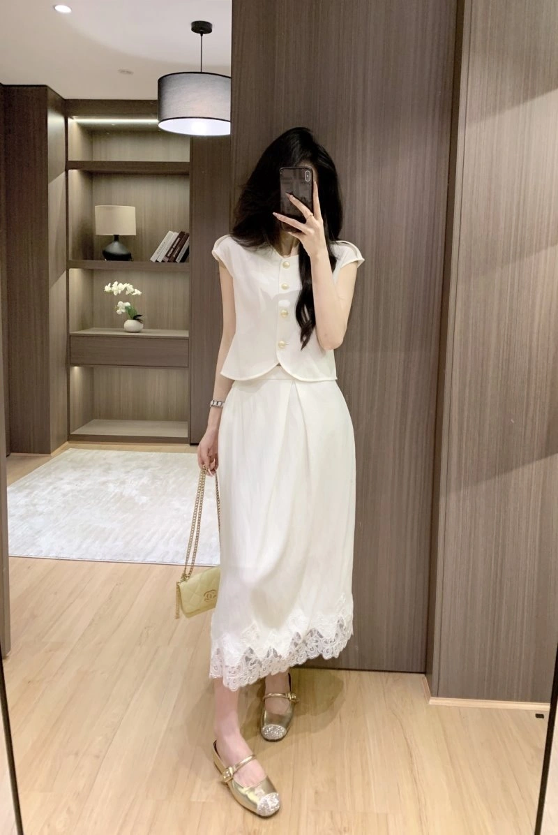 Accurate model Unclassified Brand Dress Suits