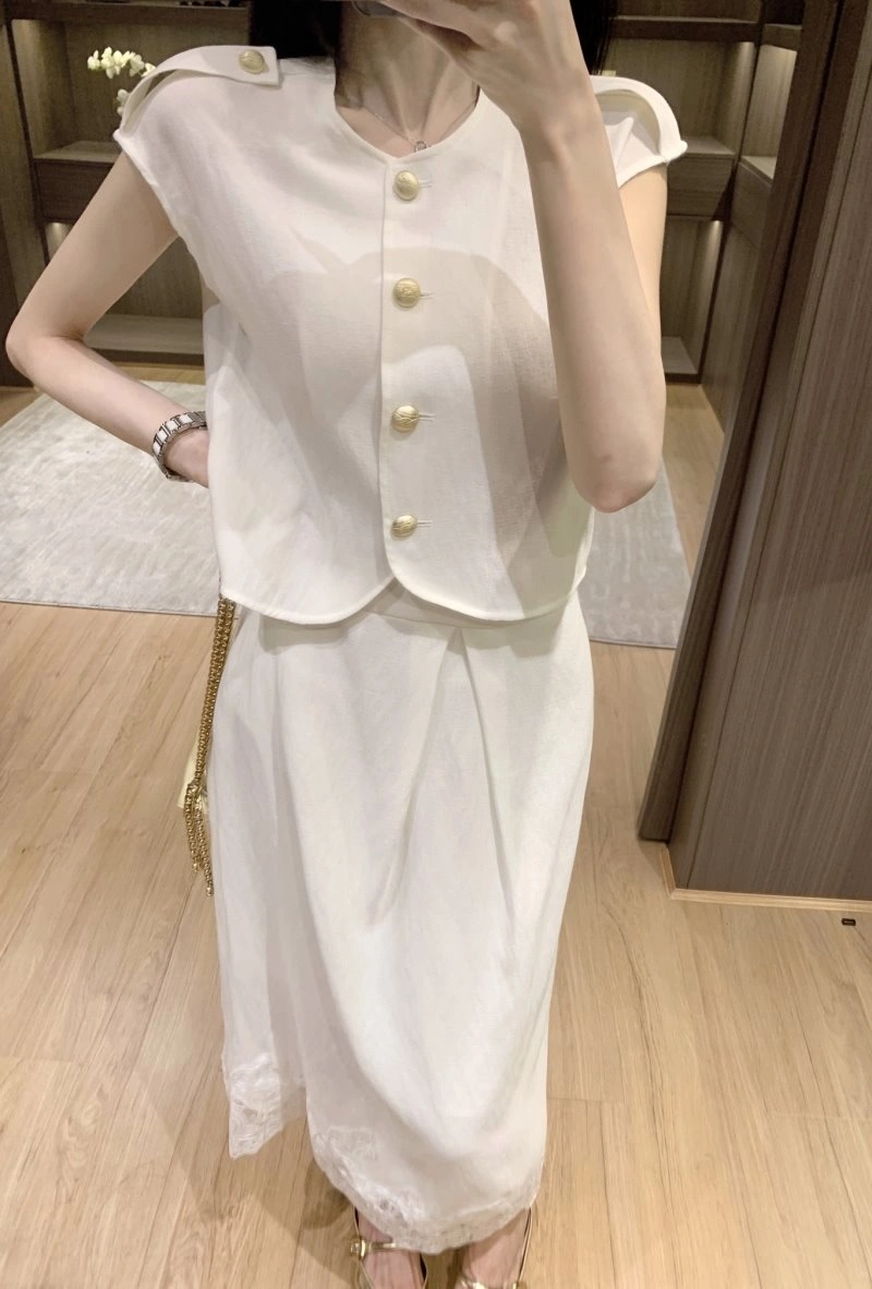 Accurate model Unclassified Brand Dress Suits