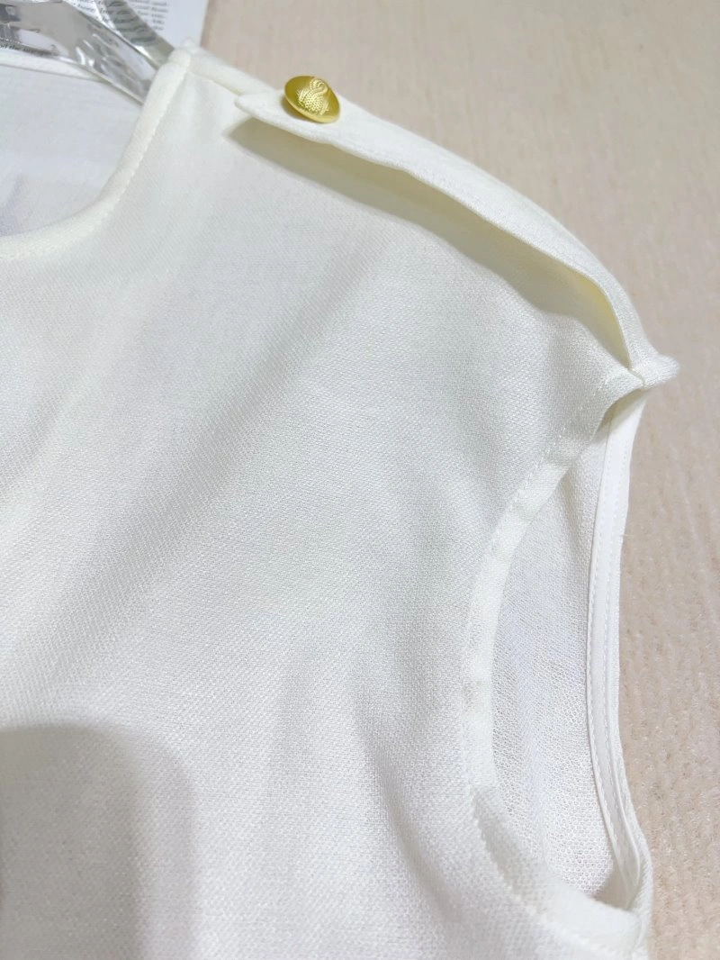 Accurate model Unclassified Brand Dress Suits