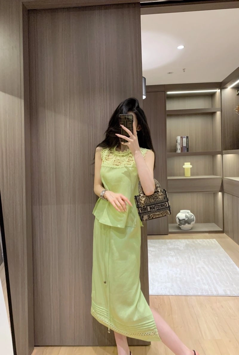 Budget-friendly Unclassified Brand Dress Suits