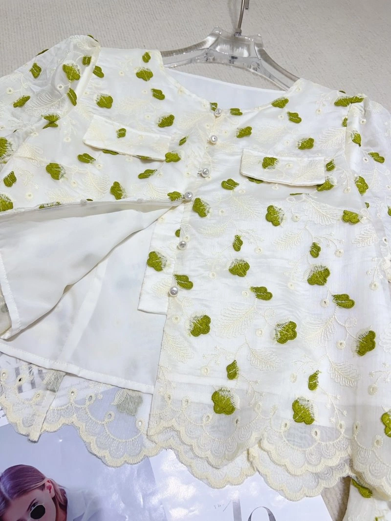 Indistinguishable Unclassified Brand Dress Suits