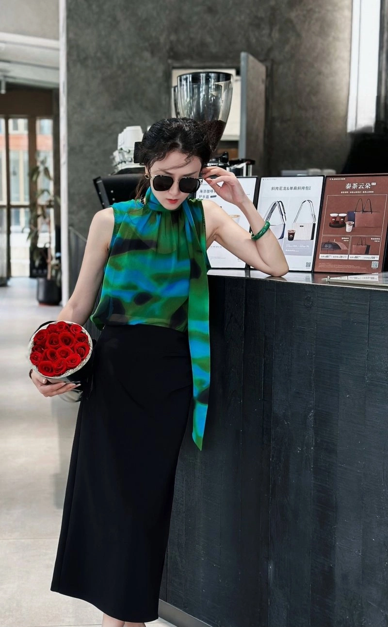 Perfect replica Unclassified Brand Dress Suits