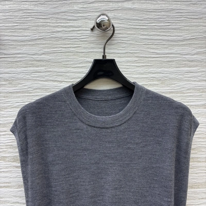 Accurate model Unclassified Brand Dress