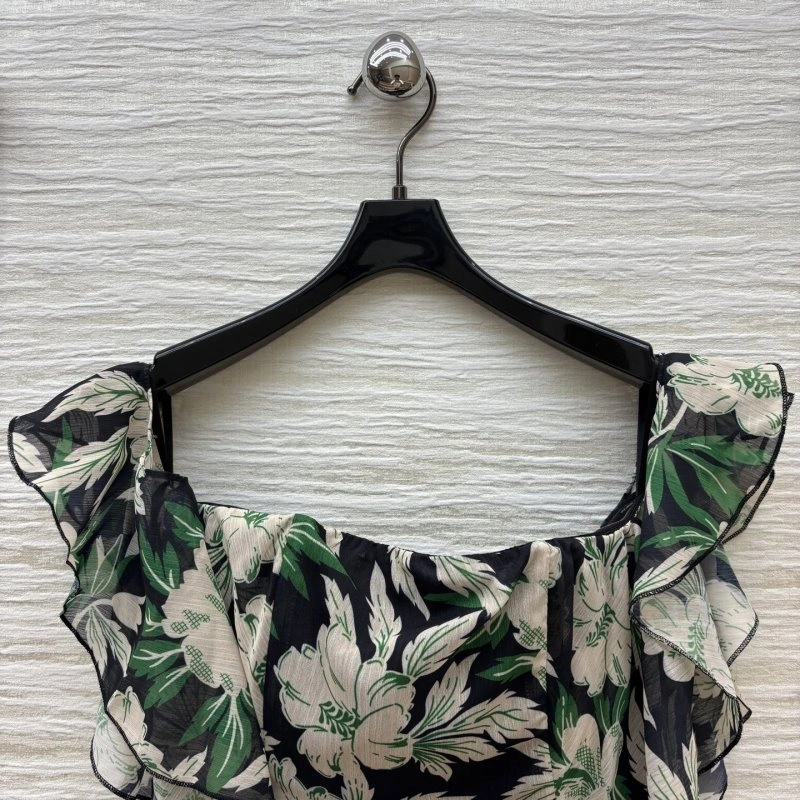 Indistinguishable Unclassified Brand Dress