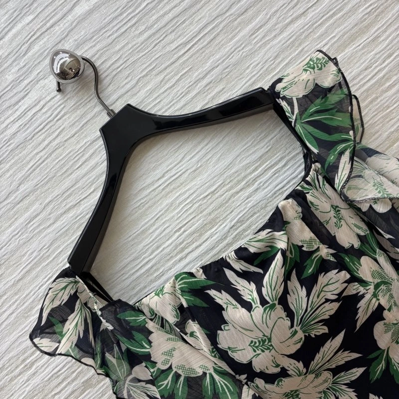 Indistinguishable Unclassified Brand Dress