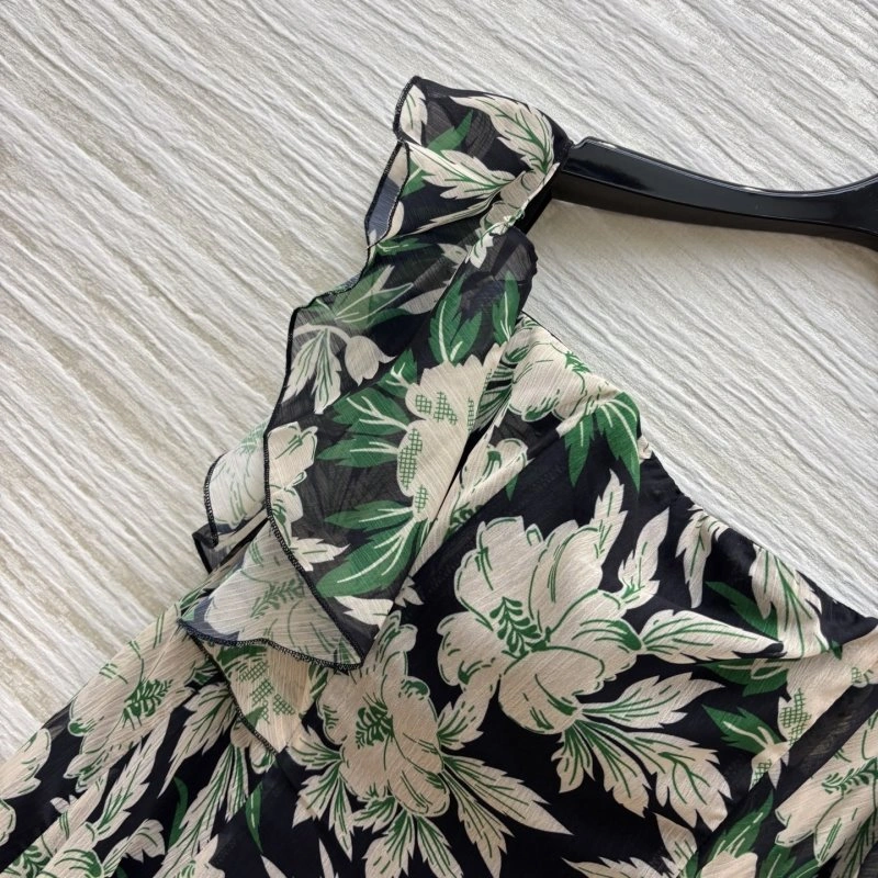 Indistinguishable Unclassified Brand Dress