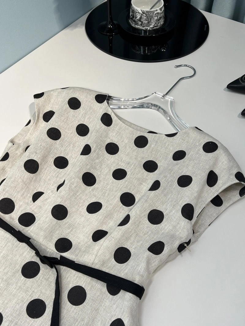 Discounted Unclassified Brand Dress