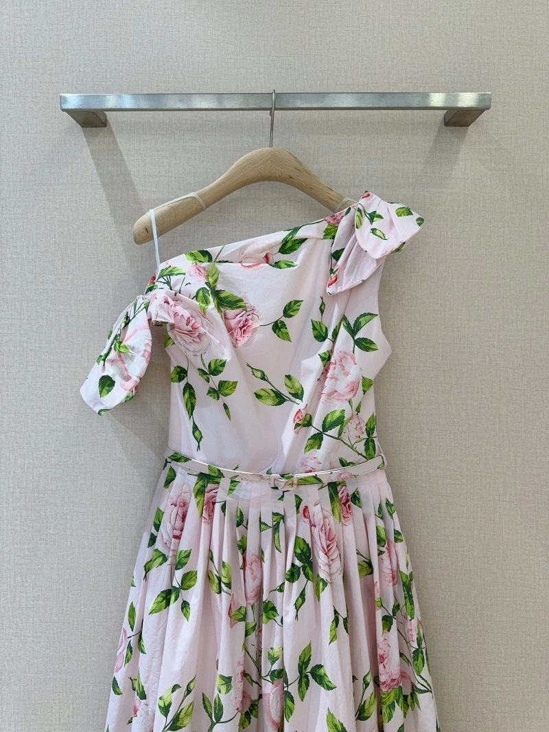 Indistinguishable Unclassified Brand Dress