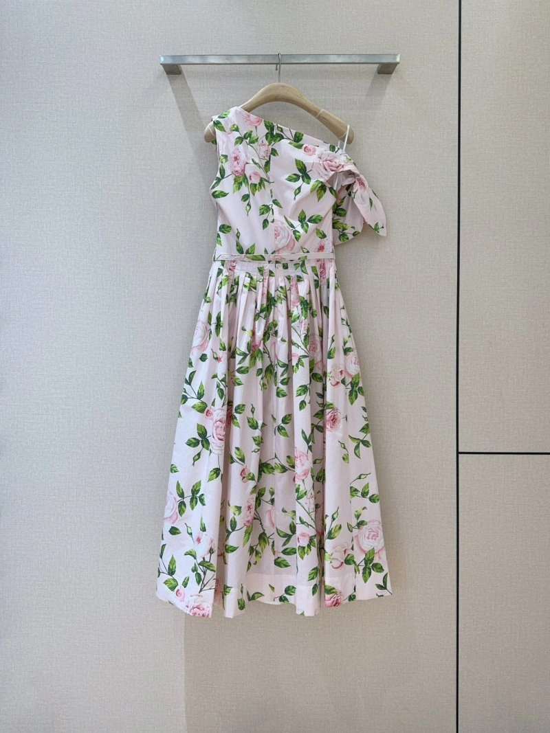 Indistinguishable Unclassified Brand Dress