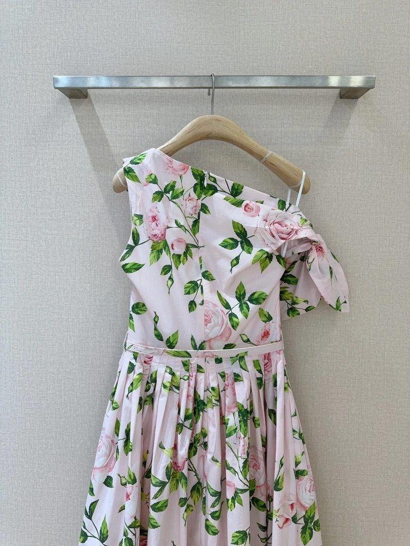 Indistinguishable Unclassified Brand Dress