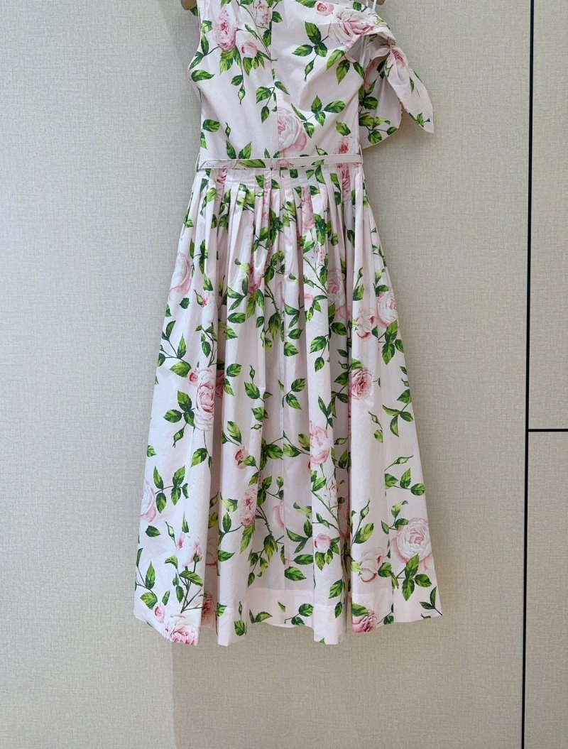 Indistinguishable Unclassified Brand Dress