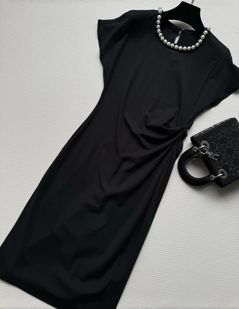 Indistinguishable Unclassified Brand Dress