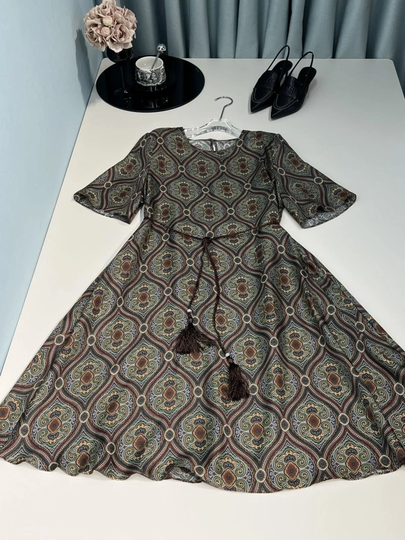 Unclassified Brand Dress