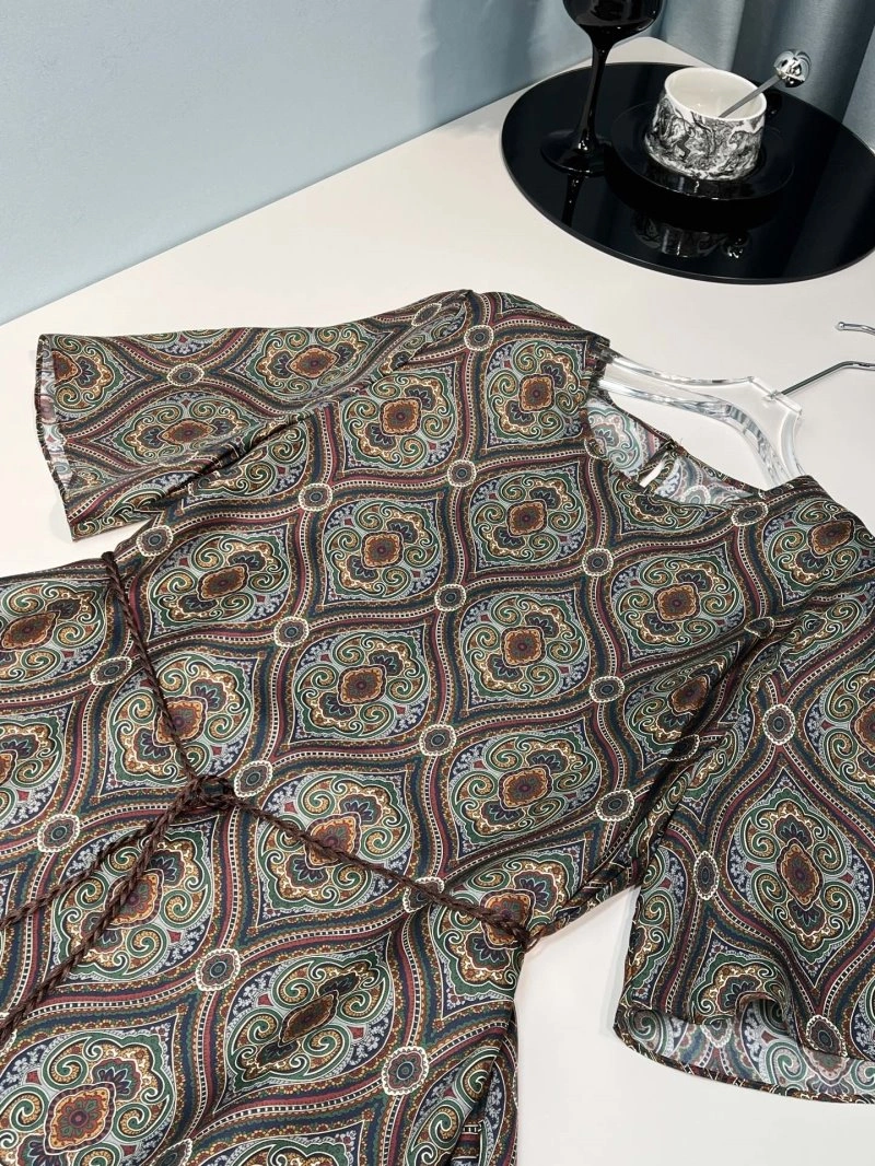 Genuine Unclassified Brand Dress