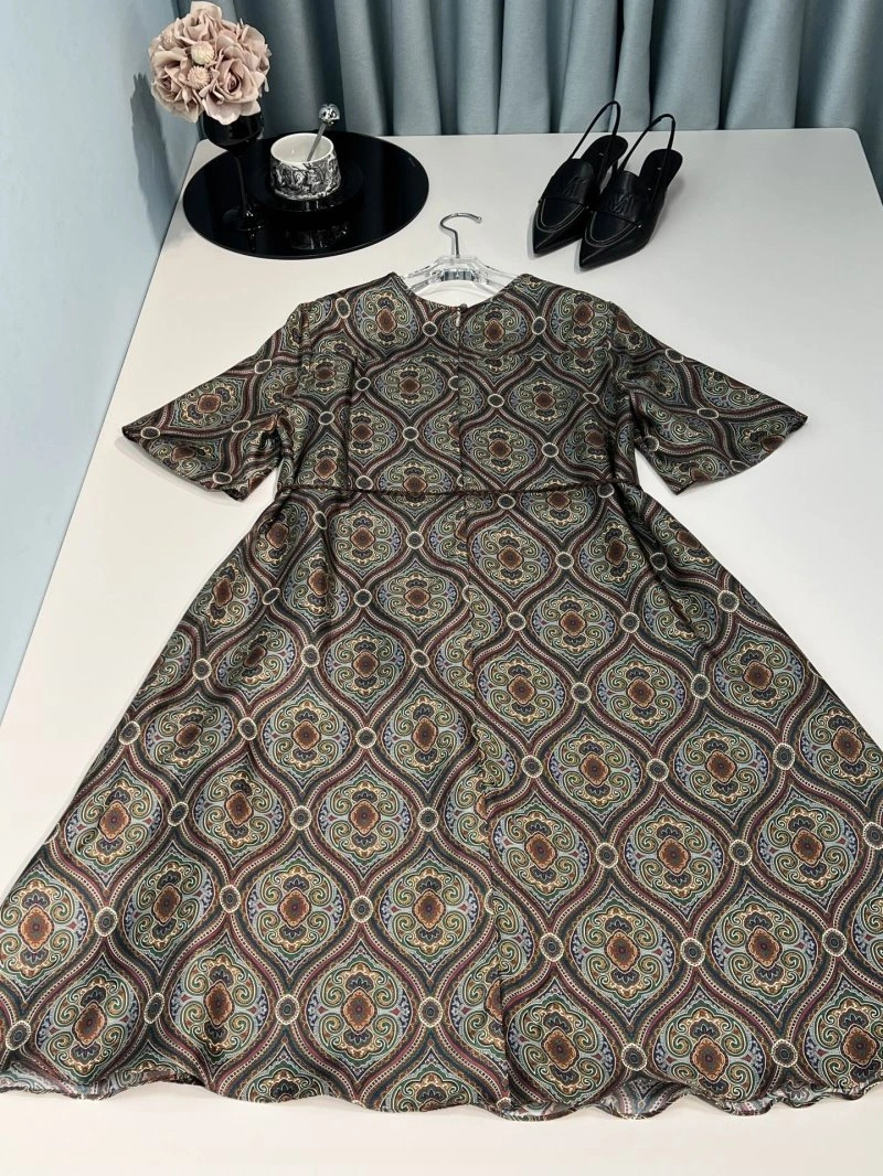 Genuine Unclassified Brand Dress