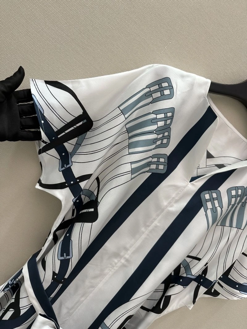 Low-cost Unclassified Brand Dress