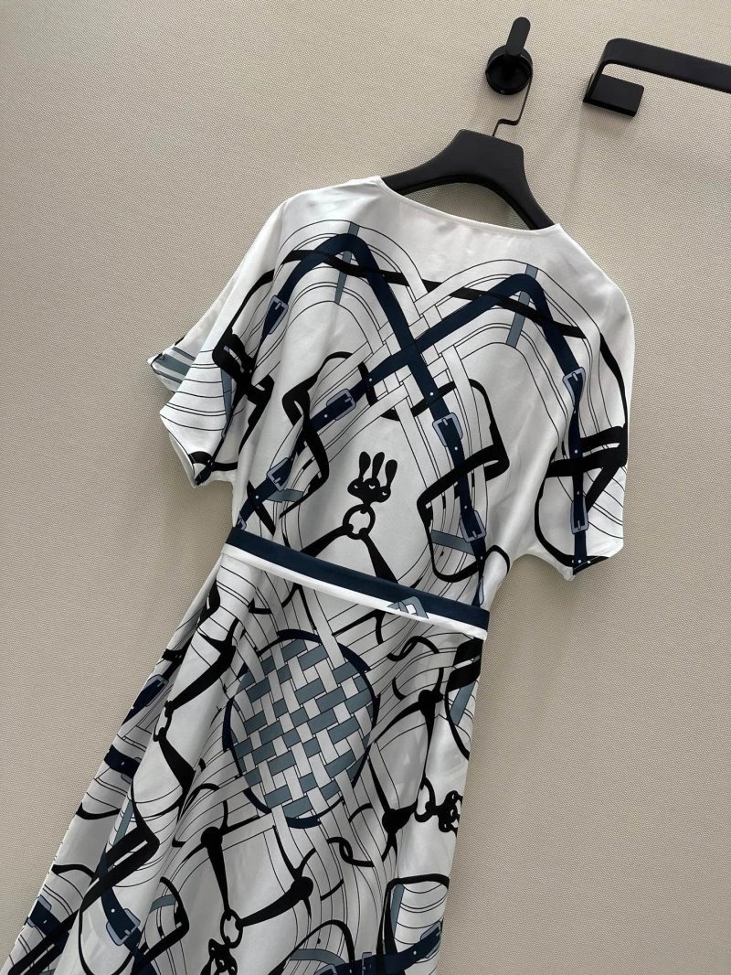 Low-cost Unclassified Brand Dress
