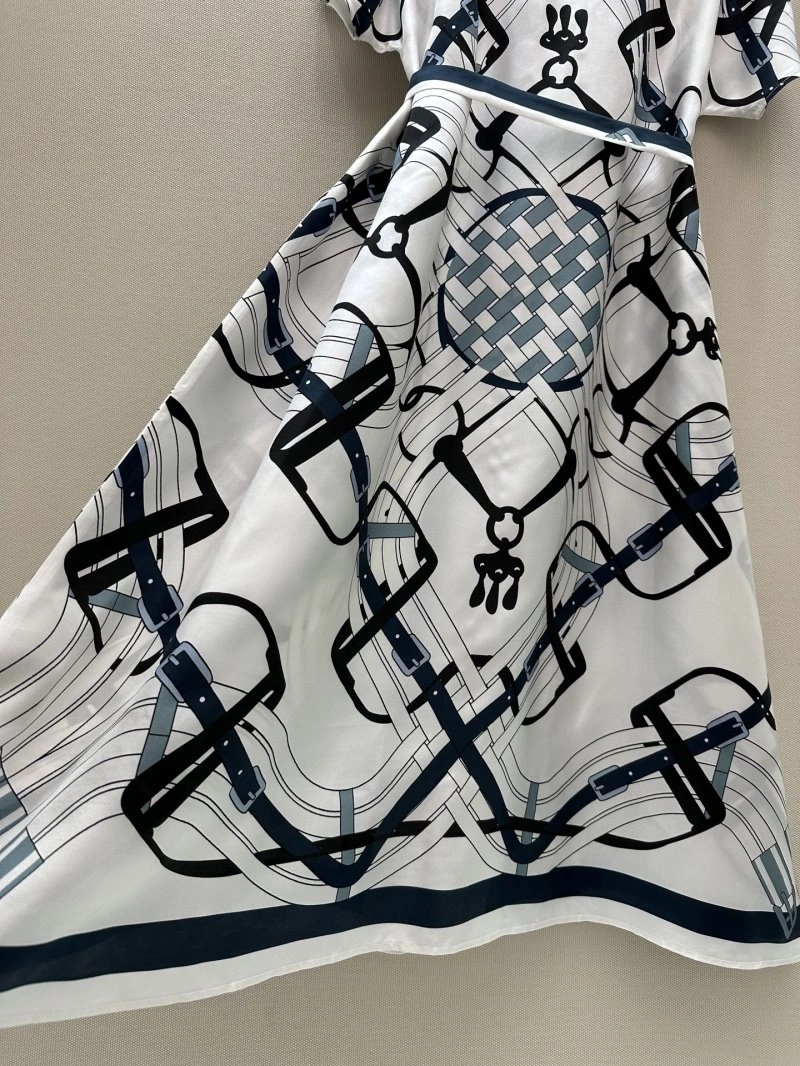 Low-cost Unclassified Brand Dress