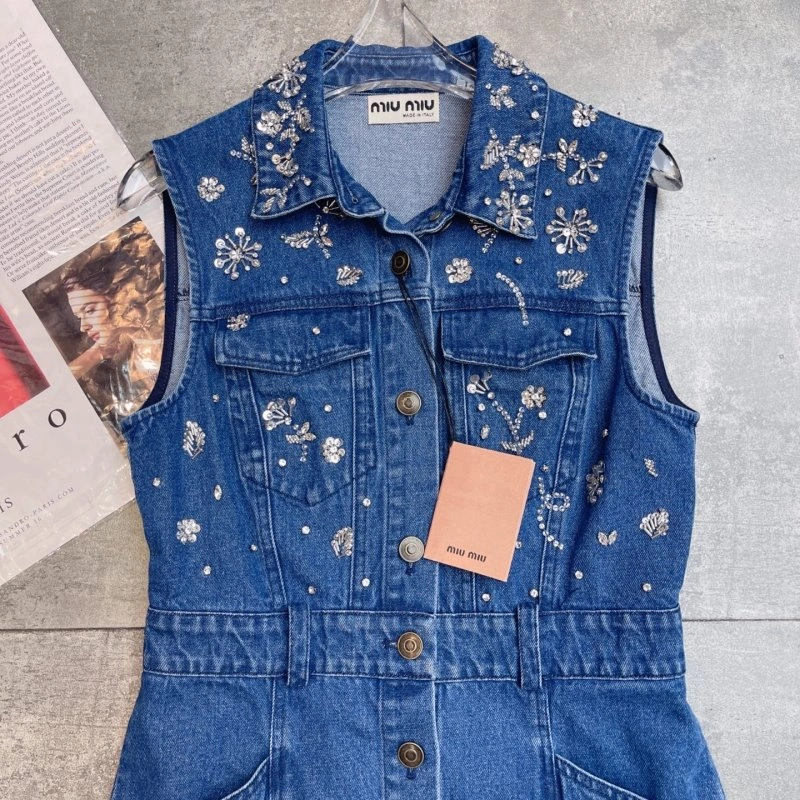 Cut-rate Unclassified Brand Dress