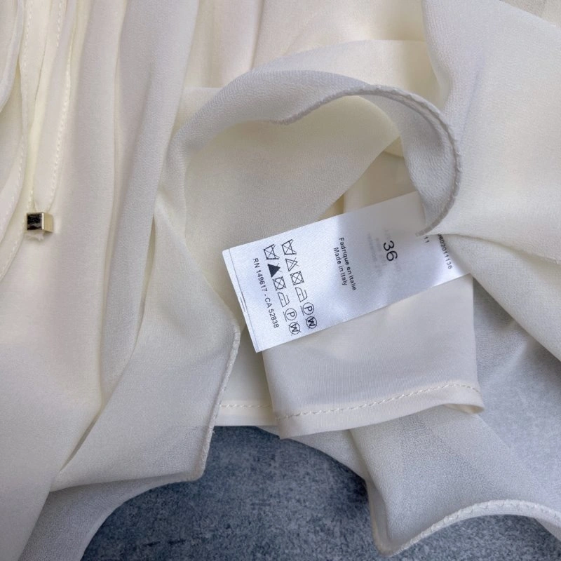 Indistinguishable Unclassified Brand Dress