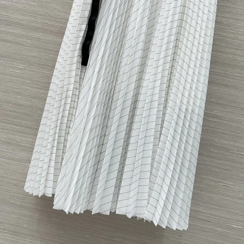 Low-cost Unclassified Brand Dress