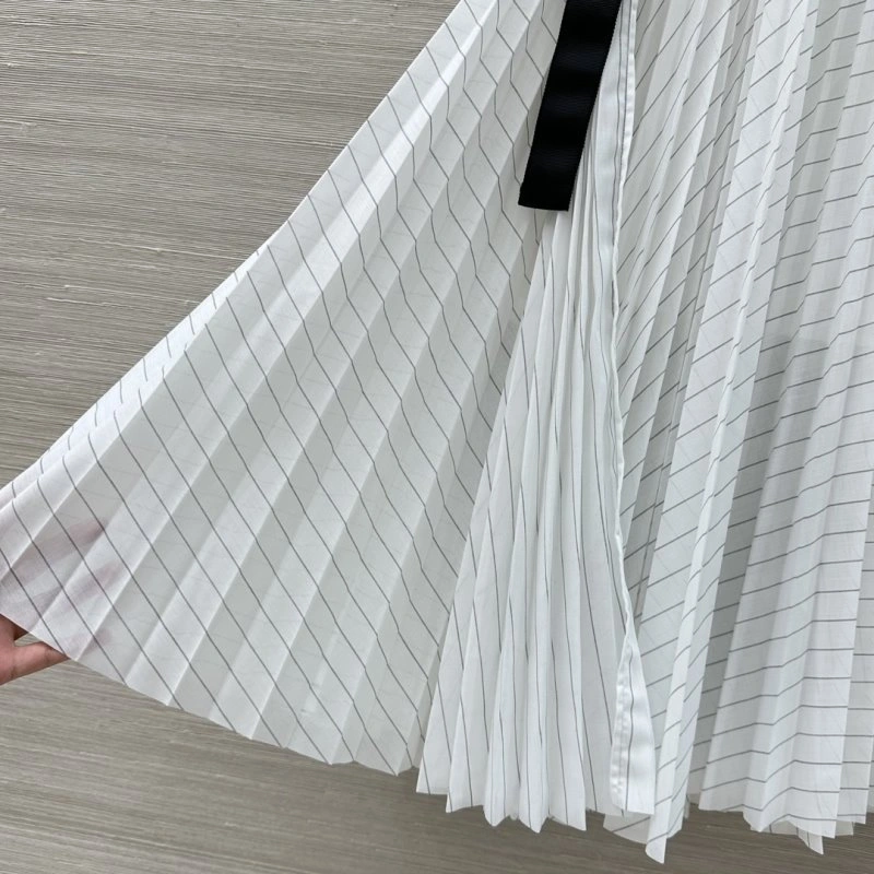 Low-cost Unclassified Brand Dress