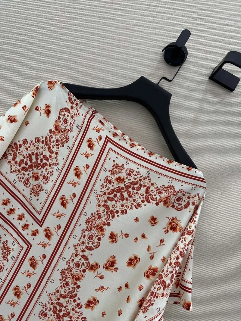 Exact replica Unclassified Brand Dress