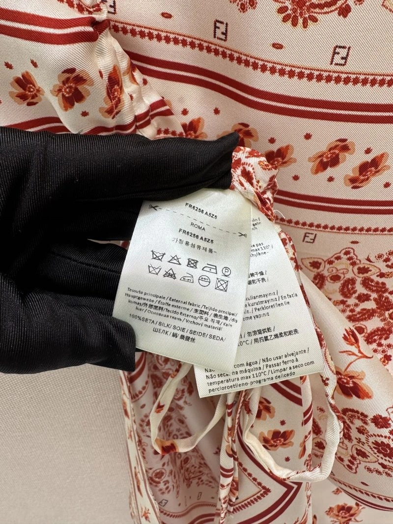 Exact replica Unclassified Brand Dress