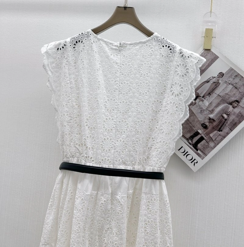 Accurate model Unclassified Brand Dress