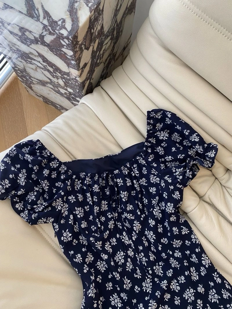 Accurate model Unclassified Brand Dress