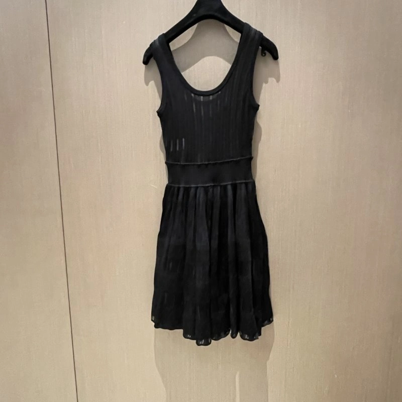 Indistinguishable Unclassified Brand Dress