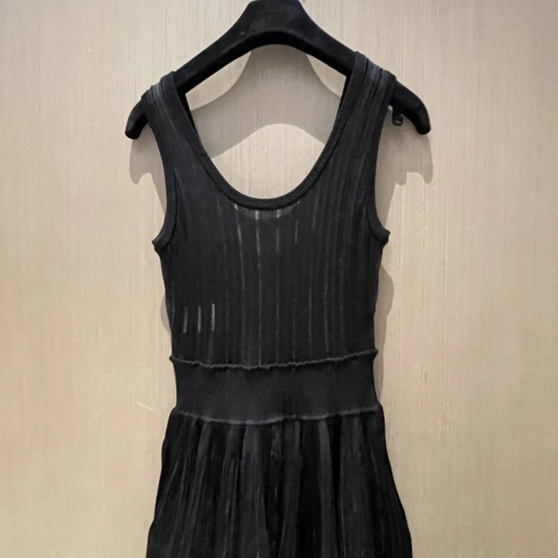 Indistinguishable Unclassified Brand Dress