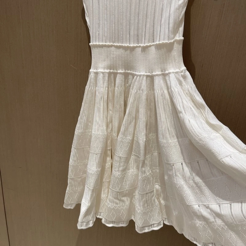 Accurate model Unclassified Brand Dress