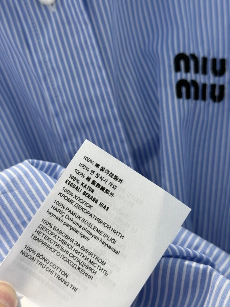 Brand-authenticated Unclassified Brand Dress