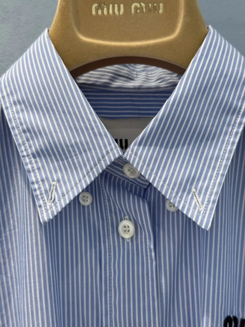 Brand-authenticated Unclassified Brand Dress
