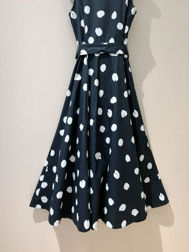 Cut-rate Unclassified Brand Dress