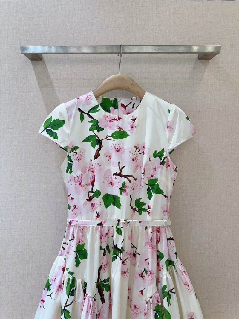 Low-cost Unclassified Brand Dress