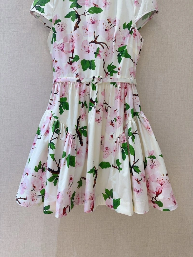 Low-cost Unclassified Brand Dress