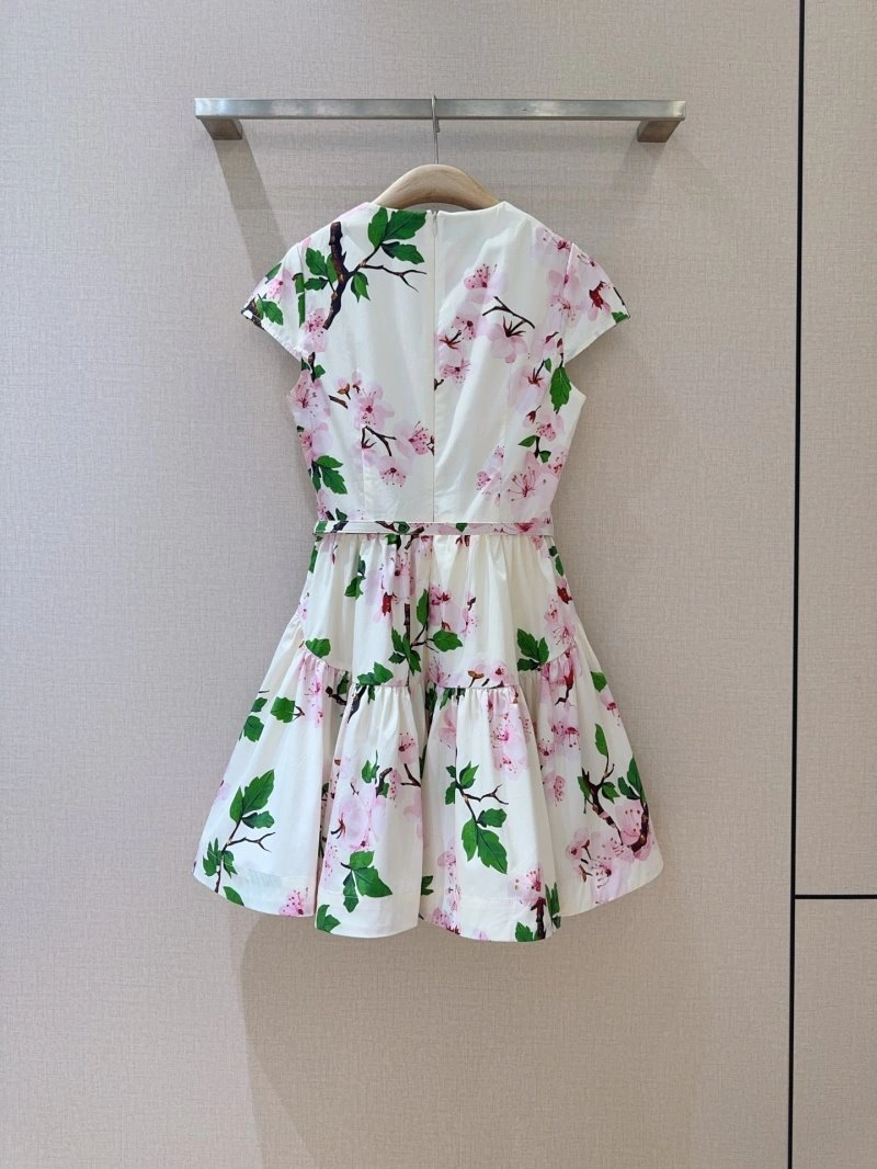 Low-cost Unclassified Brand Dress