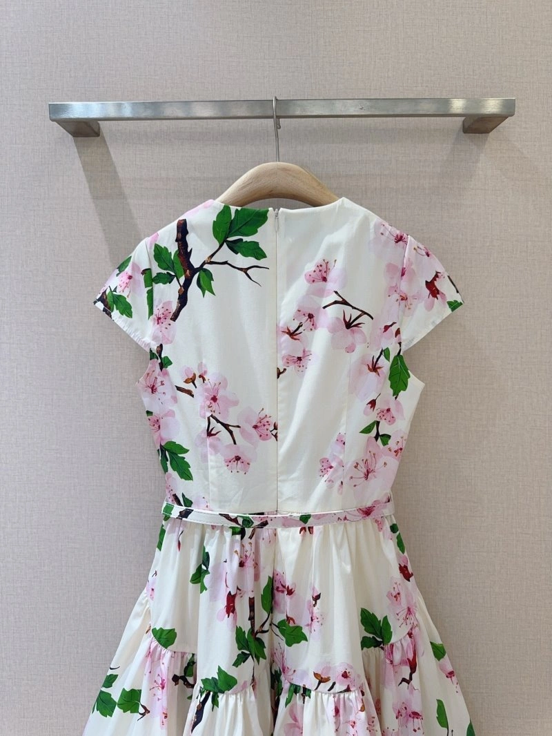 Low-cost Unclassified Brand Dress