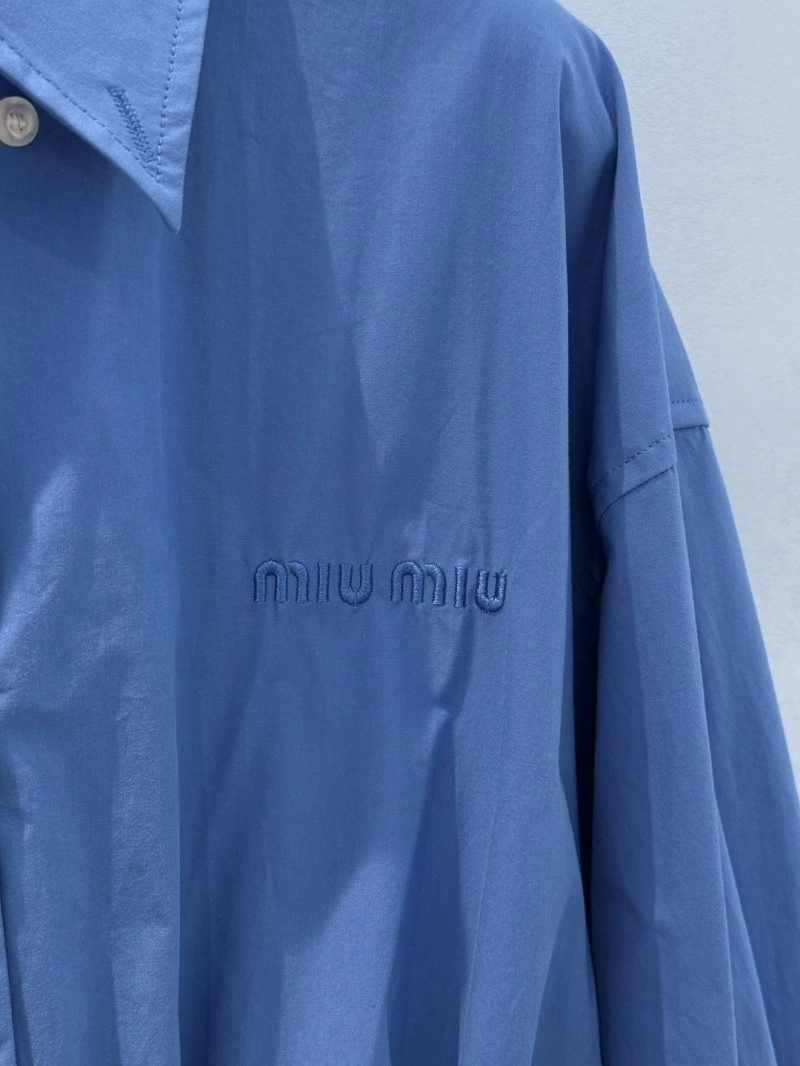 Brand-authenticated Unclassified Brand Dress
