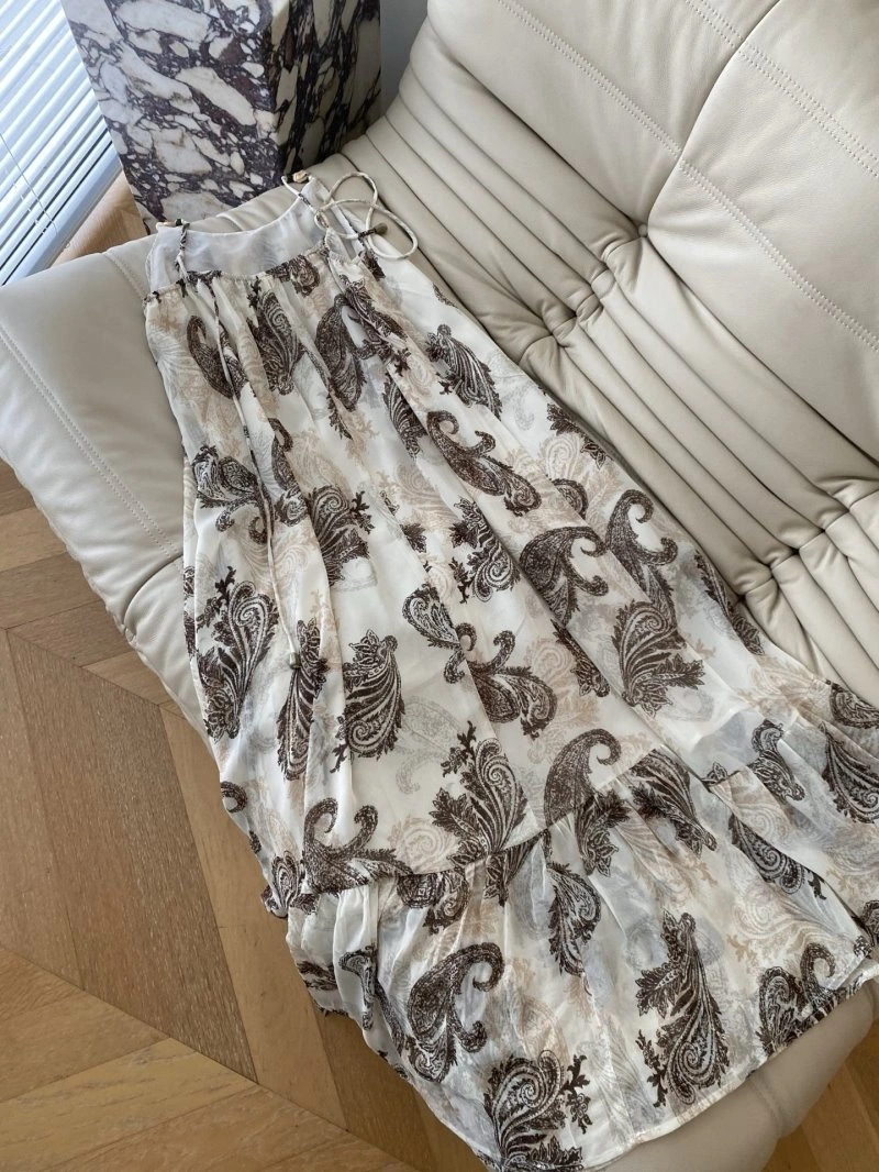 Cut-rate Unclassified Brand Dress