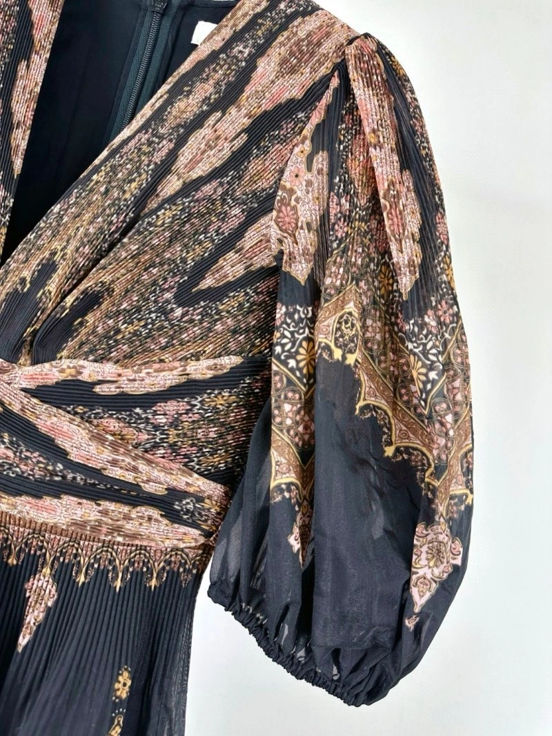 Genuine Unclassified Brand Dress