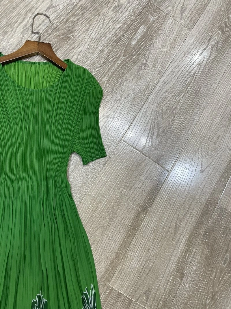 Low-cost Unclassified Brand Dress