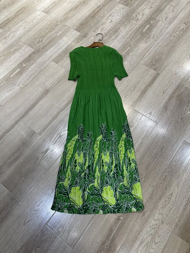 Low-cost Unclassified Brand Dress