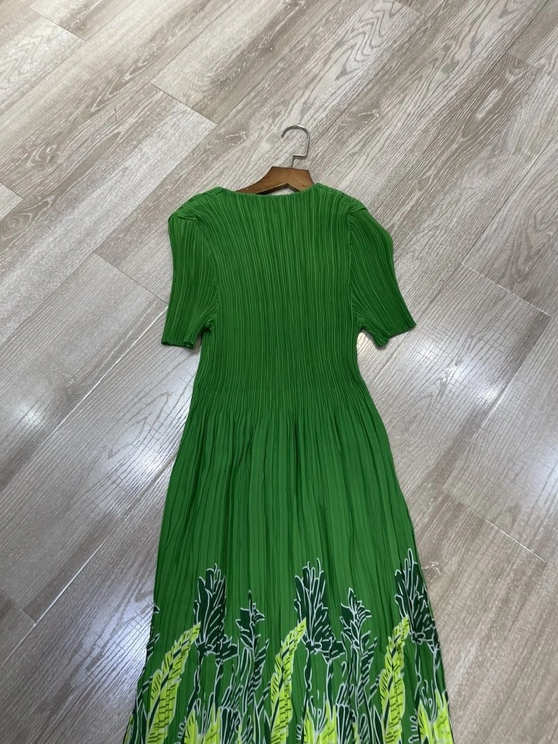 Low-cost Unclassified Brand Dress