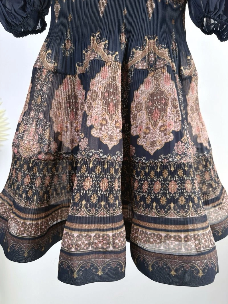 Accurate model Unclassified Brand Dress